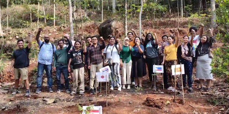 Young Christian Workers ‘immerse’ themselves in Indonesia - CathNews