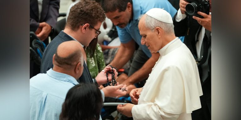 October dedicated to Rosary for peace in time of war - CathNews