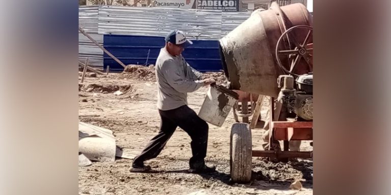 Priest in Peru building church with his own hands - CathNews
