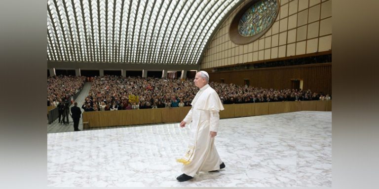 Make time every day to speak with God: Pope - CathNews