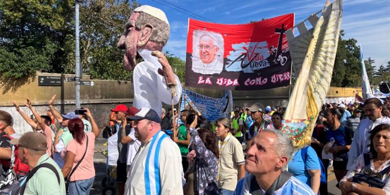 Argentinians commemorate first anniversary of Pope Francis’s death ...