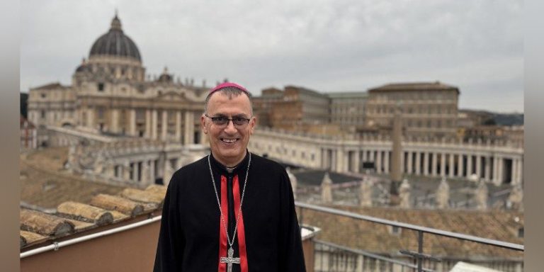 Pope grants ecclesiastical communion to new Chaldean Patriarch - CathNews
