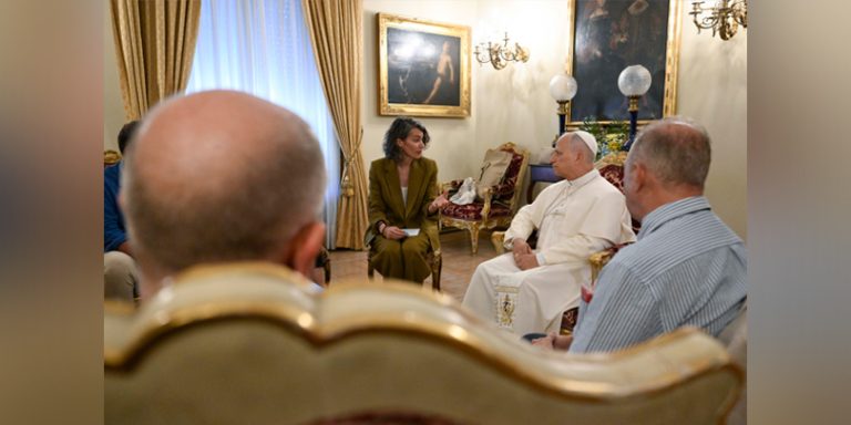 Pope holds meeting with abuse survivors in Madrid - CathNews